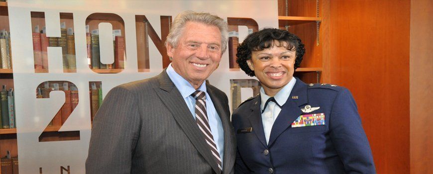 John Calvin Maxwell y su importancia en el liderazgo